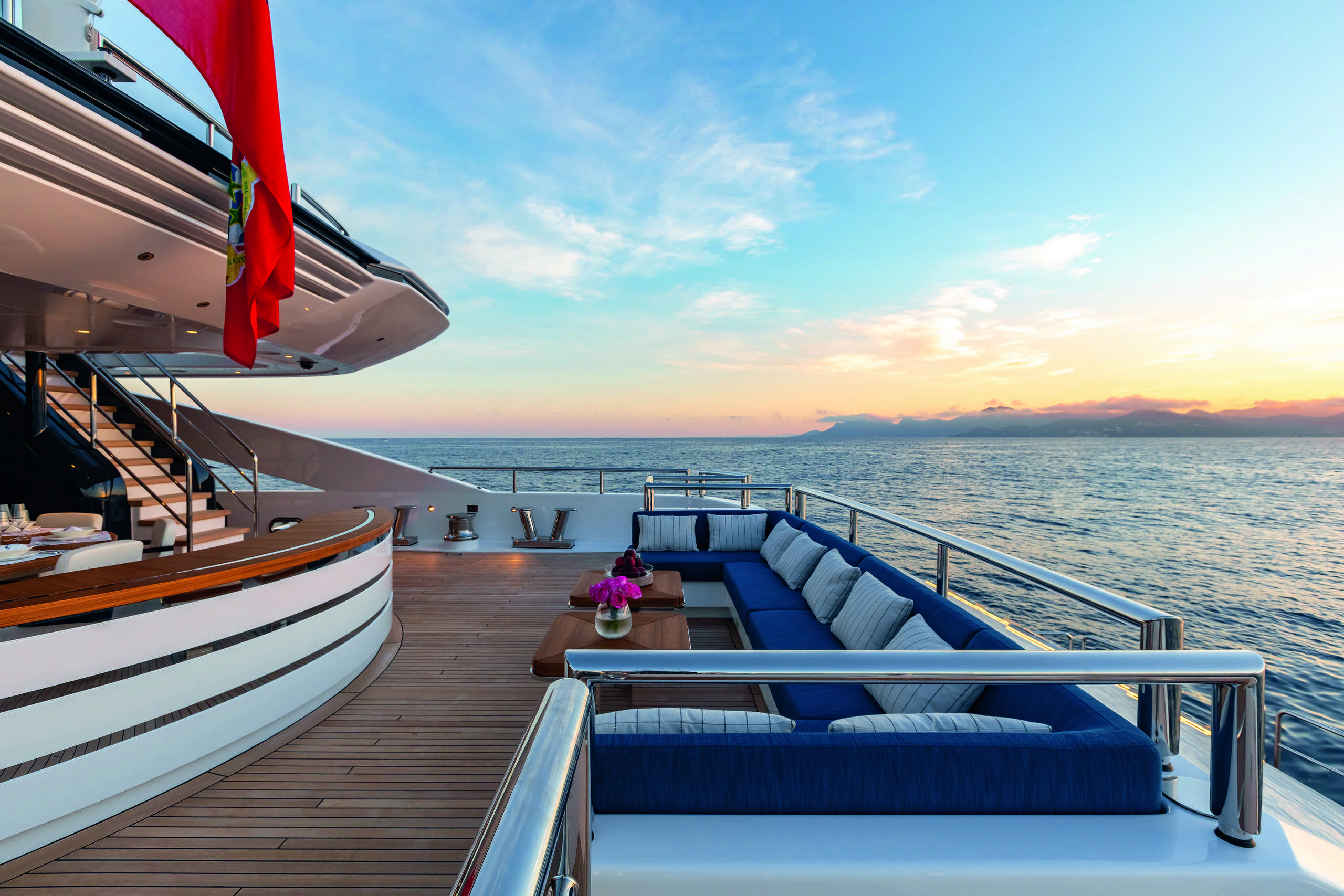 Starlust Yacht Charter super yacht for charter from 700 000 $ per week ...