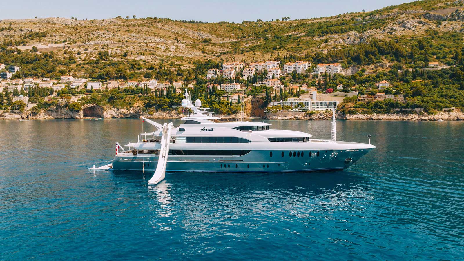Lady beth Yacht Charter super yacht for charter from 325 000 € per week | YachtHunter