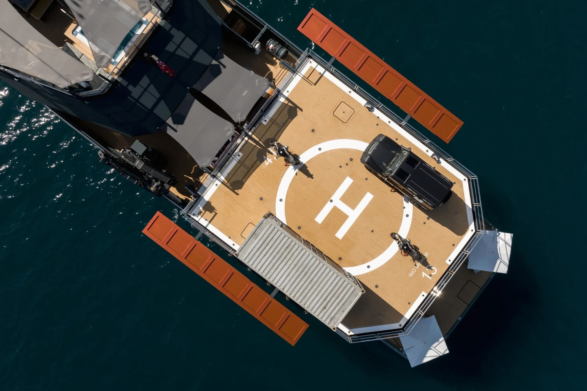 Pink shadow Yacht Charter super yacht for charter from 510 000 € per week | YachtHunter