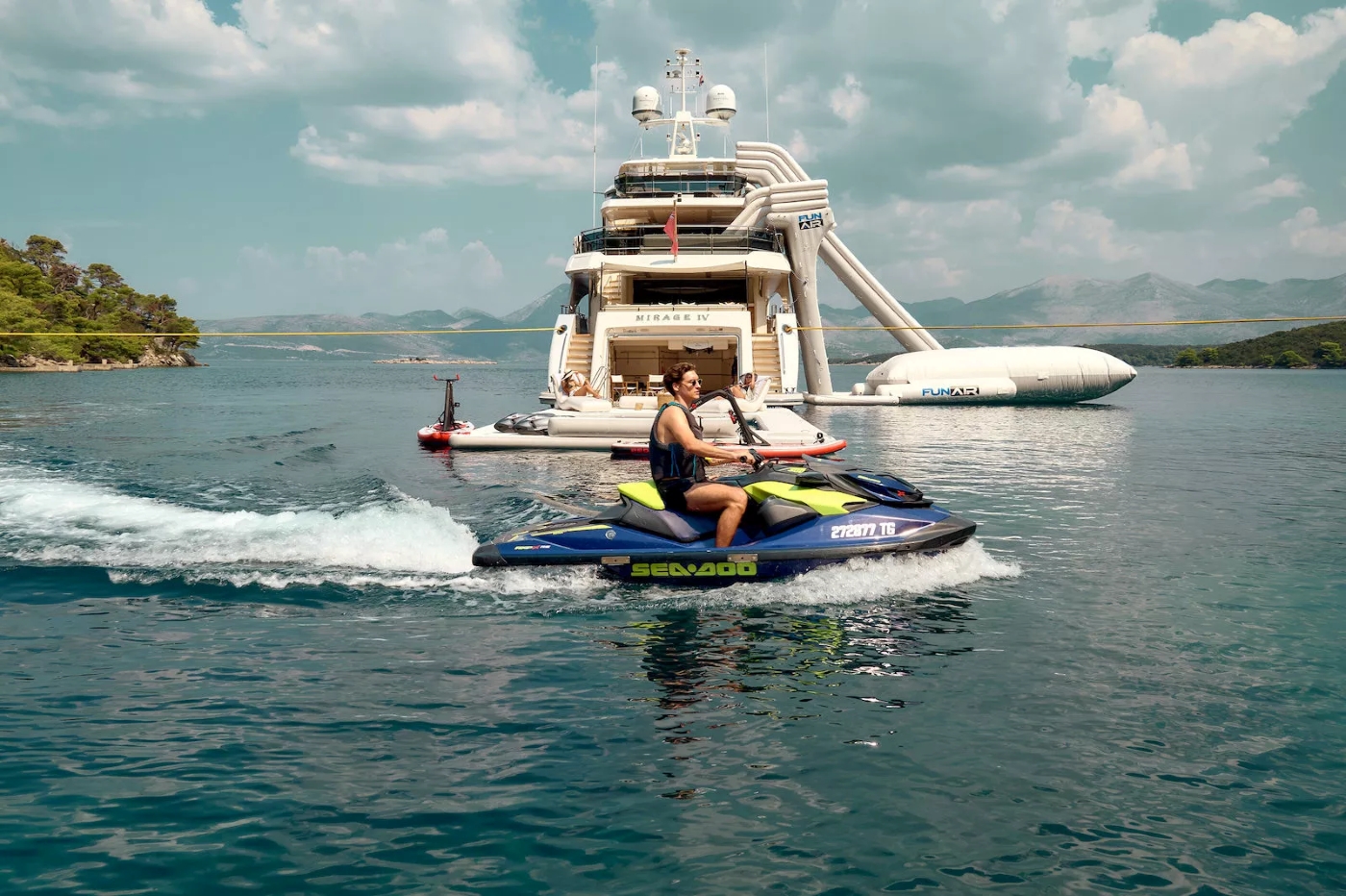 Mirage iv Yacht Charter super yacht for charter from 175 000 € per week ...