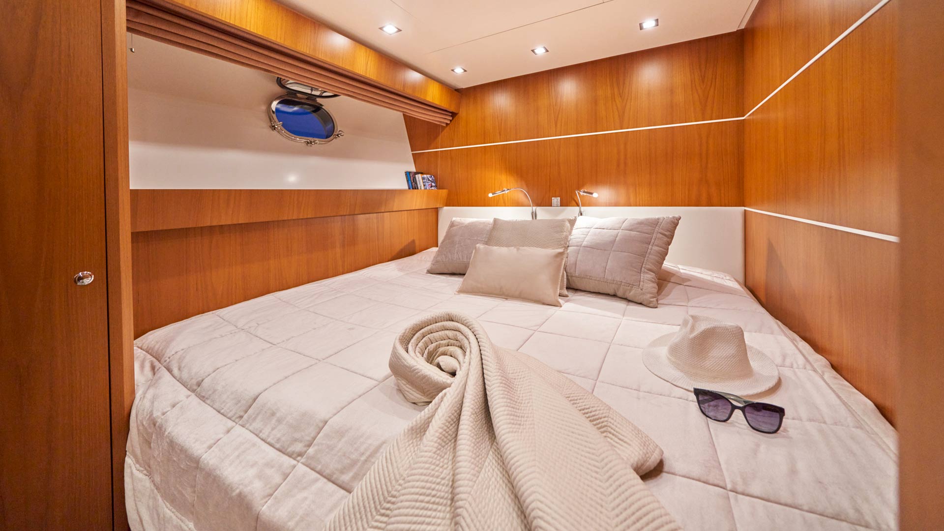 Karisma Yacht Charter yacht for charter from 34 000 € per week ...