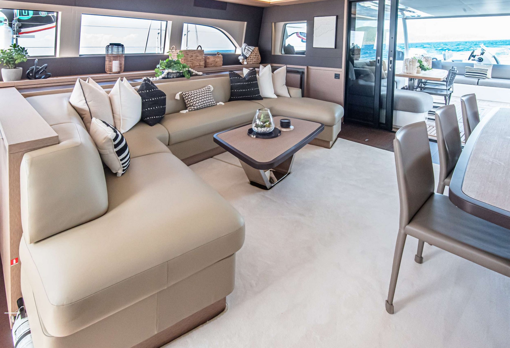 C'est la vie Yacht Charter yacht for charter from 54 000 $ per week ...