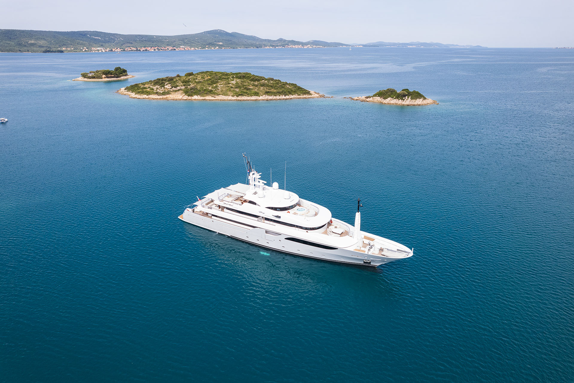 Taleya Yacht Charter super yacht for charter from 290 000 € per week ...