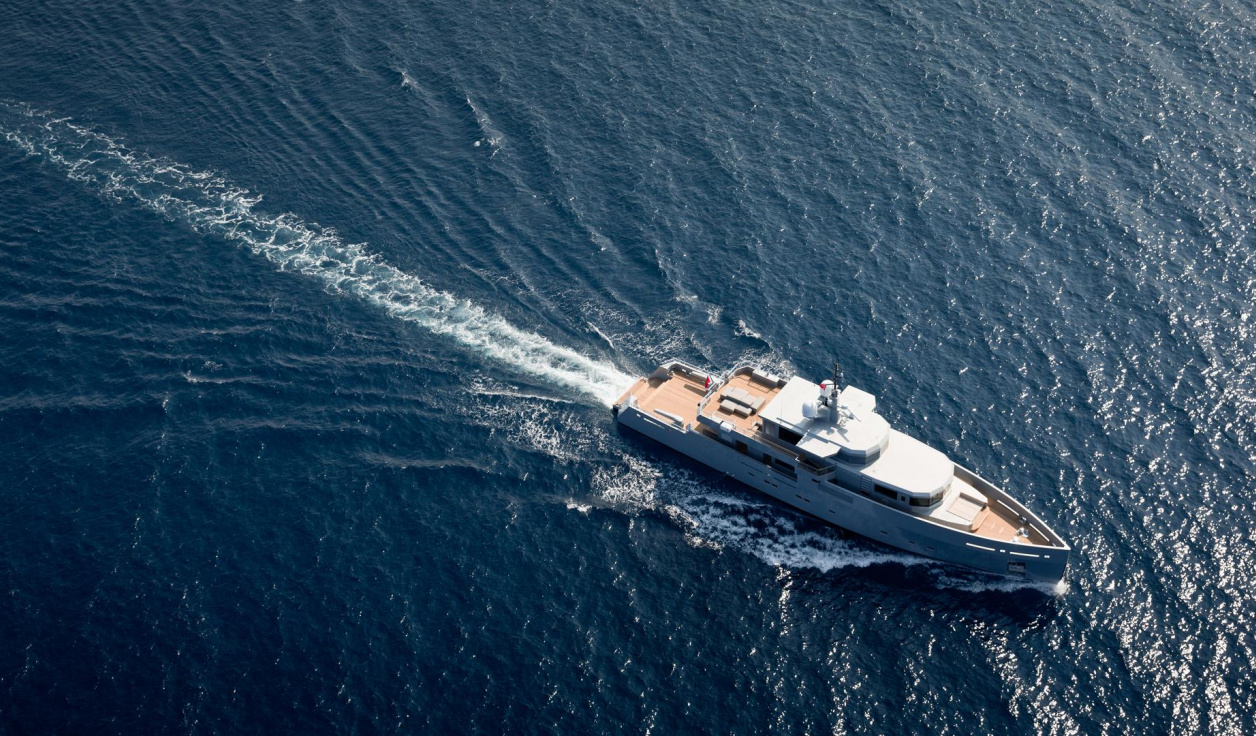 So'mar super yacht for charter from 90 000 € per week | YachtHunter
