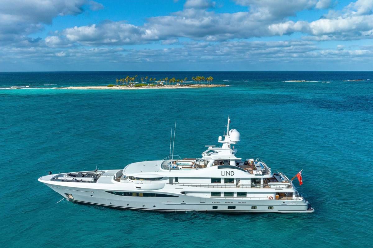 Lind Yacht Charter super yacht for charter from 285 000 € per week ...