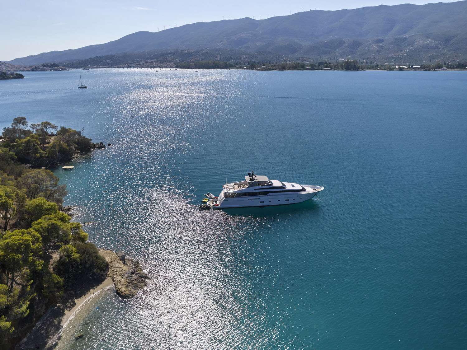 Rare diamond Yacht Charter super yacht for charter from 80 000 € per ...