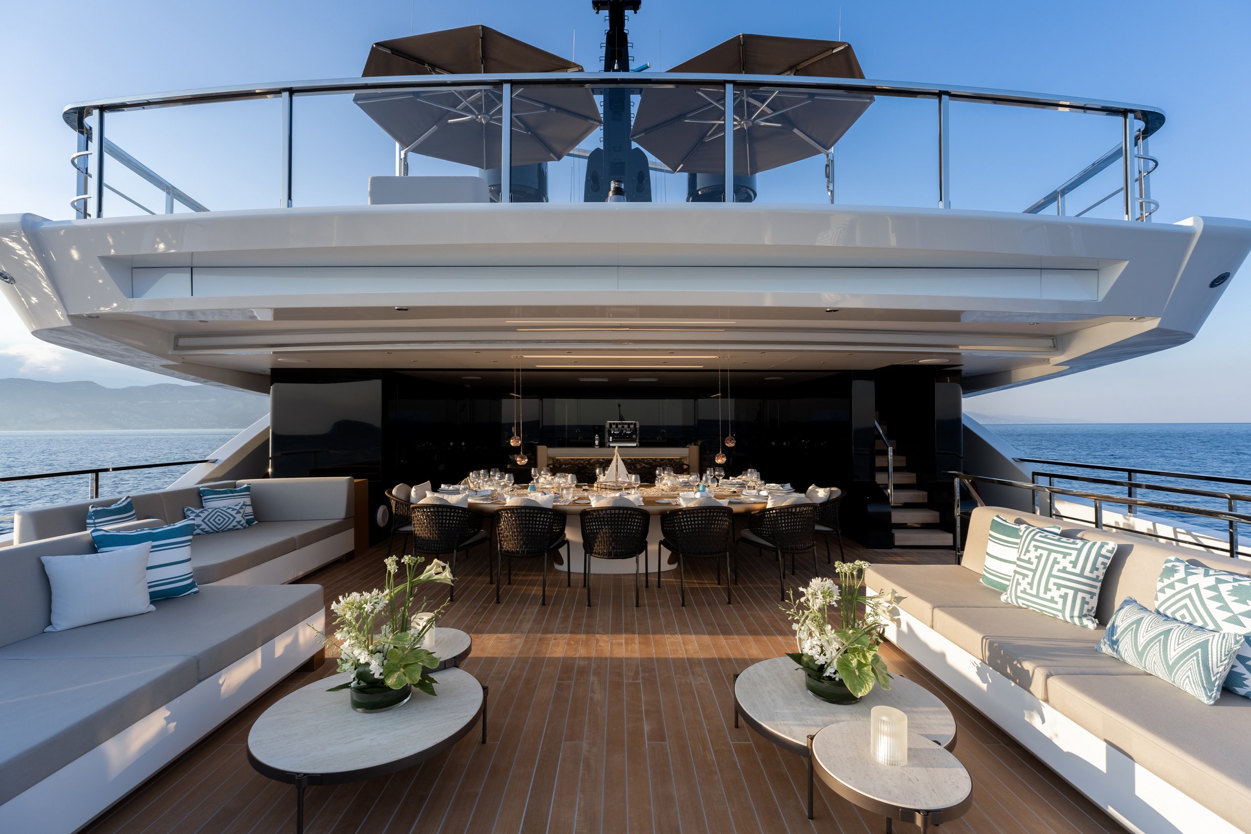 Lemon tree Yacht Charter super yacht for charter from 485 000 € per ...