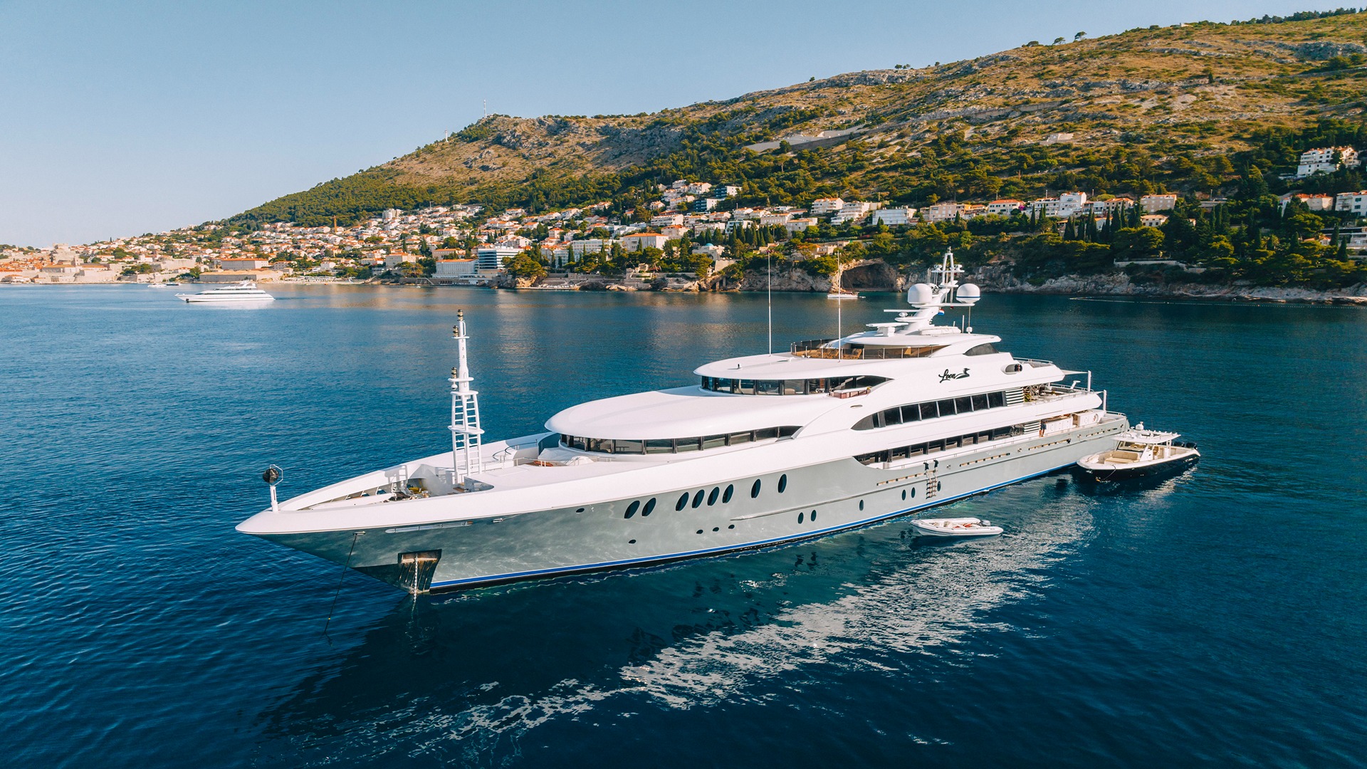 Lady beth Yacht Charter super yacht for charter from 275 000 $ per week ...