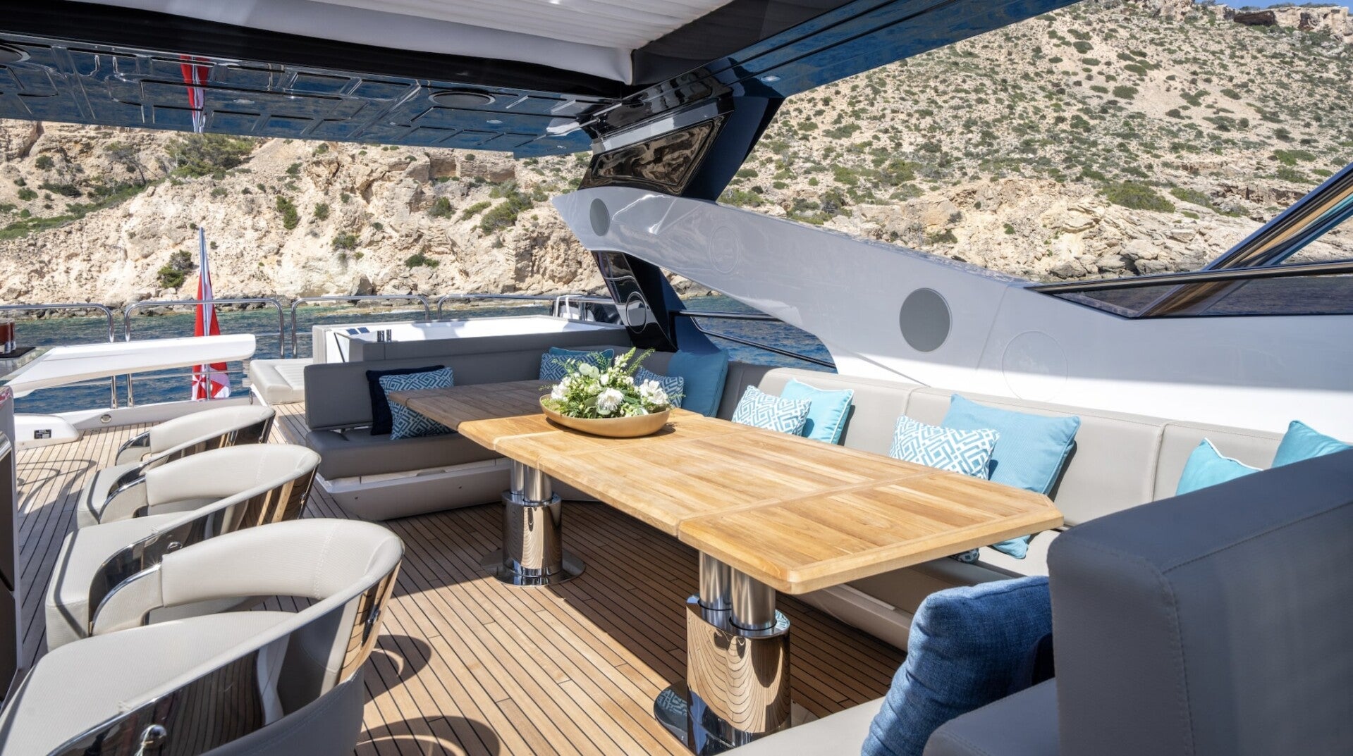 Арендовать яхту Blue infinity one от 85 000 € в неделю | YachtHunter
