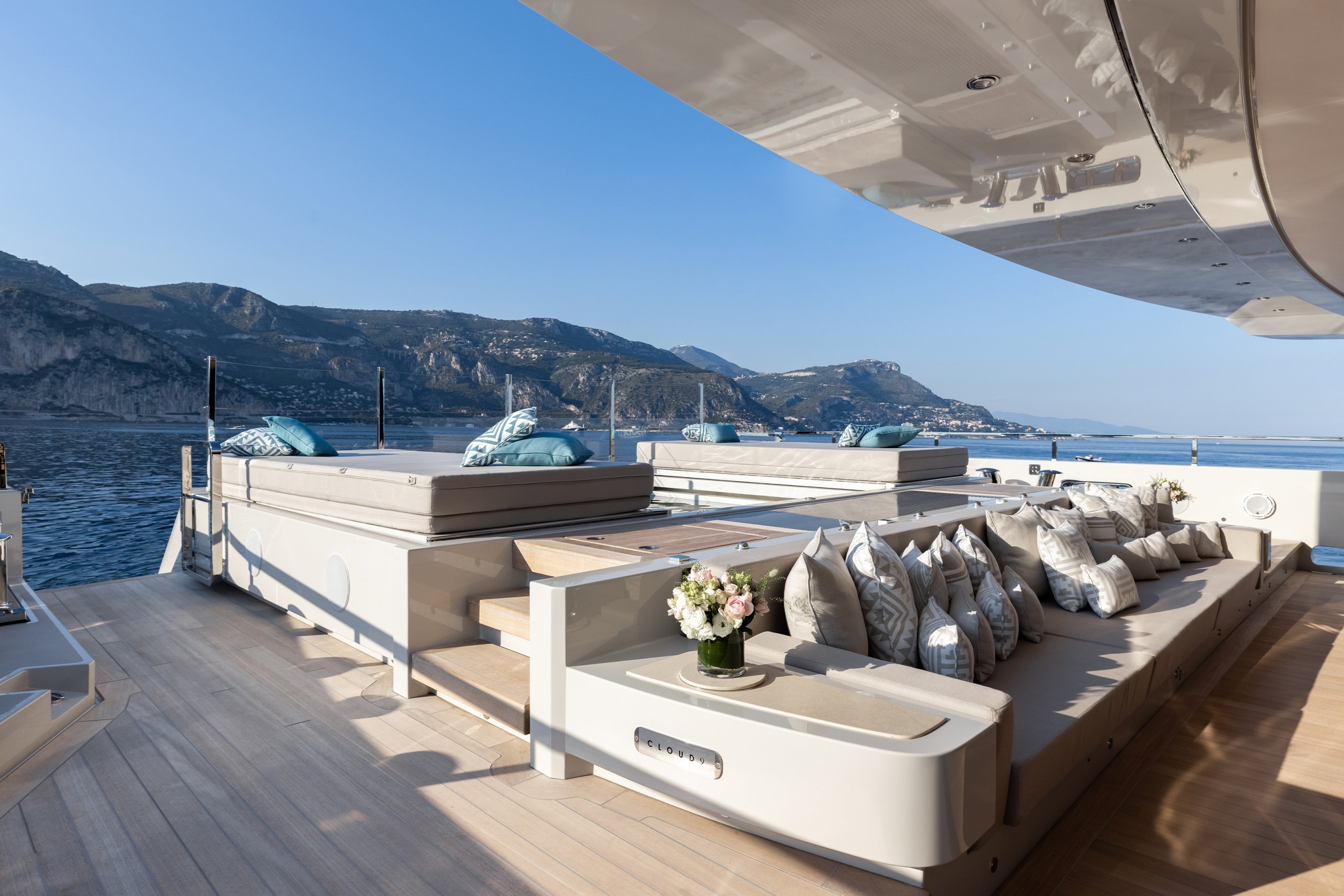 Lemon tree Yacht Charter super yacht for charter from 485 000 € per ...