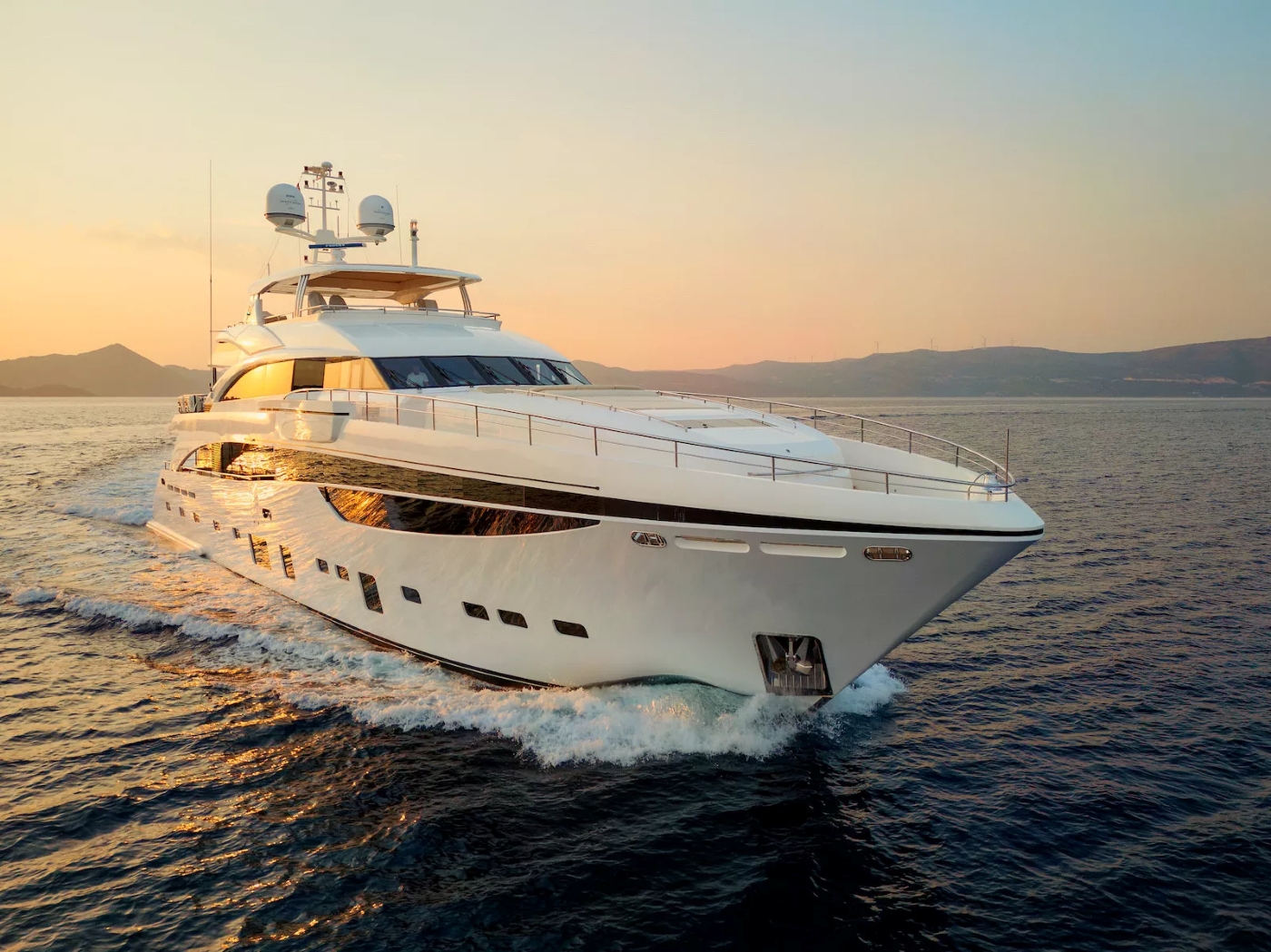 Mirage iv Yacht Charter super yacht for charter from 175 000 € per week ...