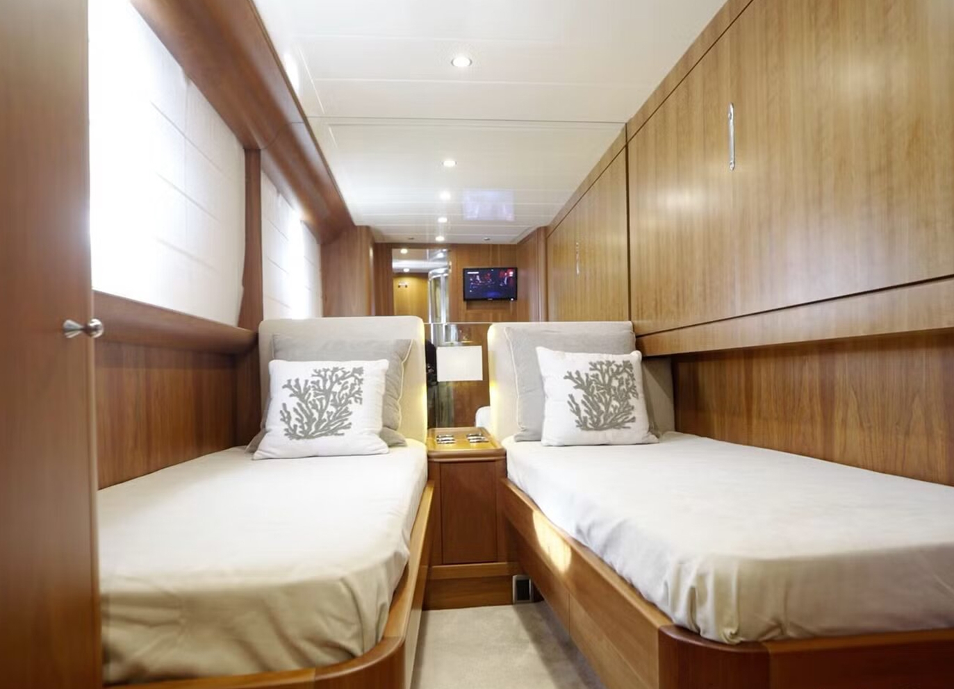 Bianca ii Yacht Charter yacht for charter from 26 000 € per week ...