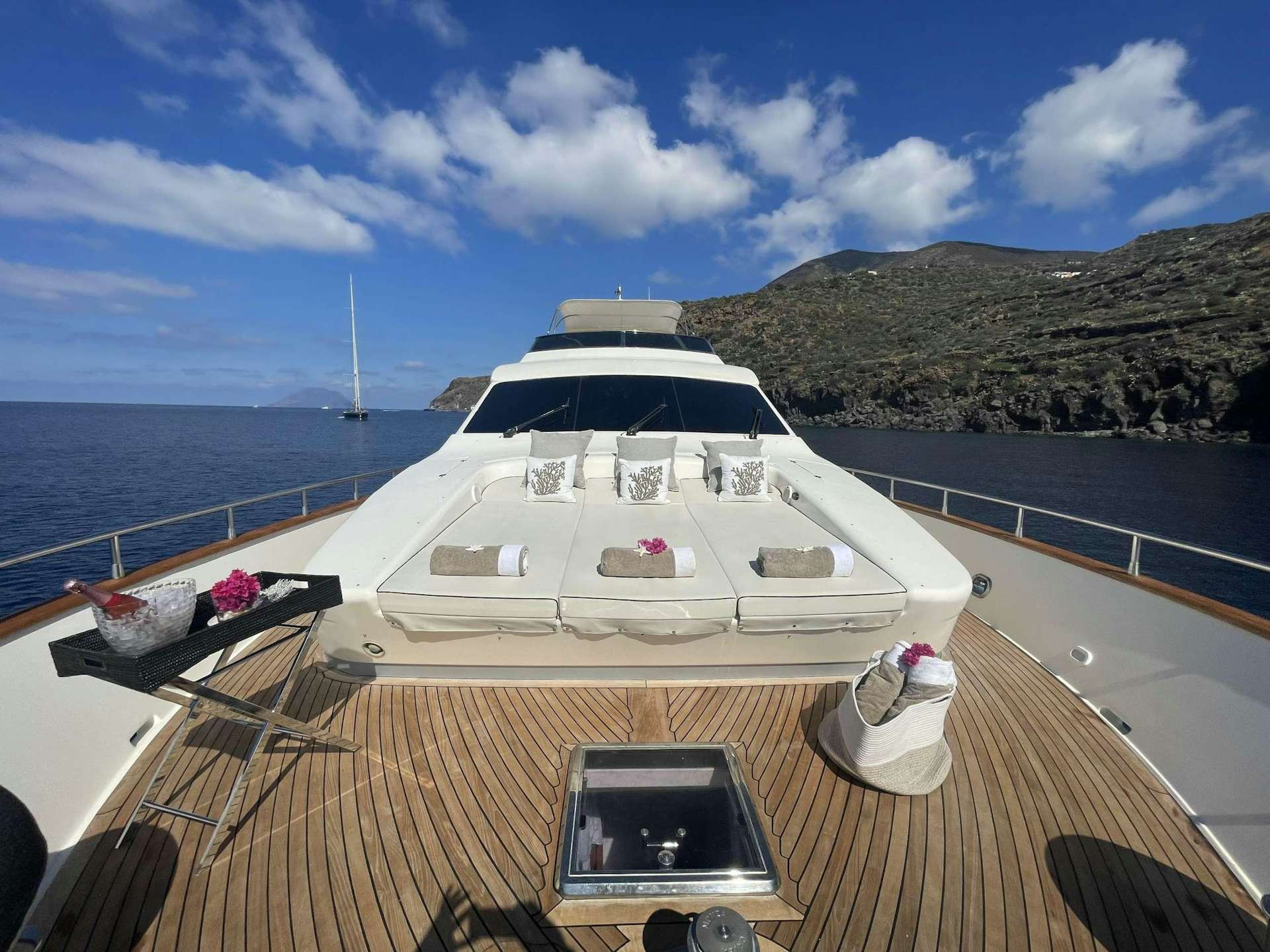 Bianca ii Yacht Charter yacht for charter from 26 000 € per week ...