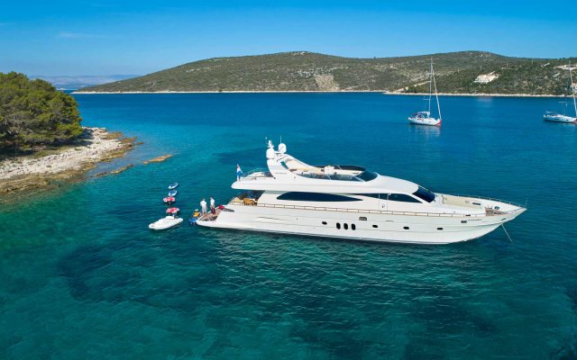 Karisma Yacht Charter yacht for charter from 34 000 € per week ...