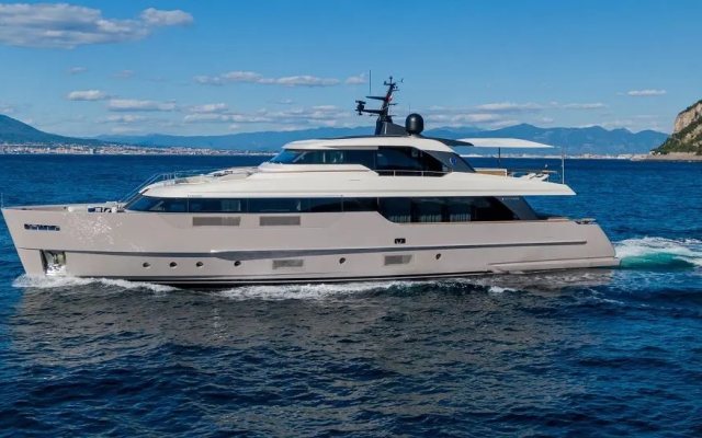 Invictus Yacht Charter yacht for charter from 85 000 € per week ...